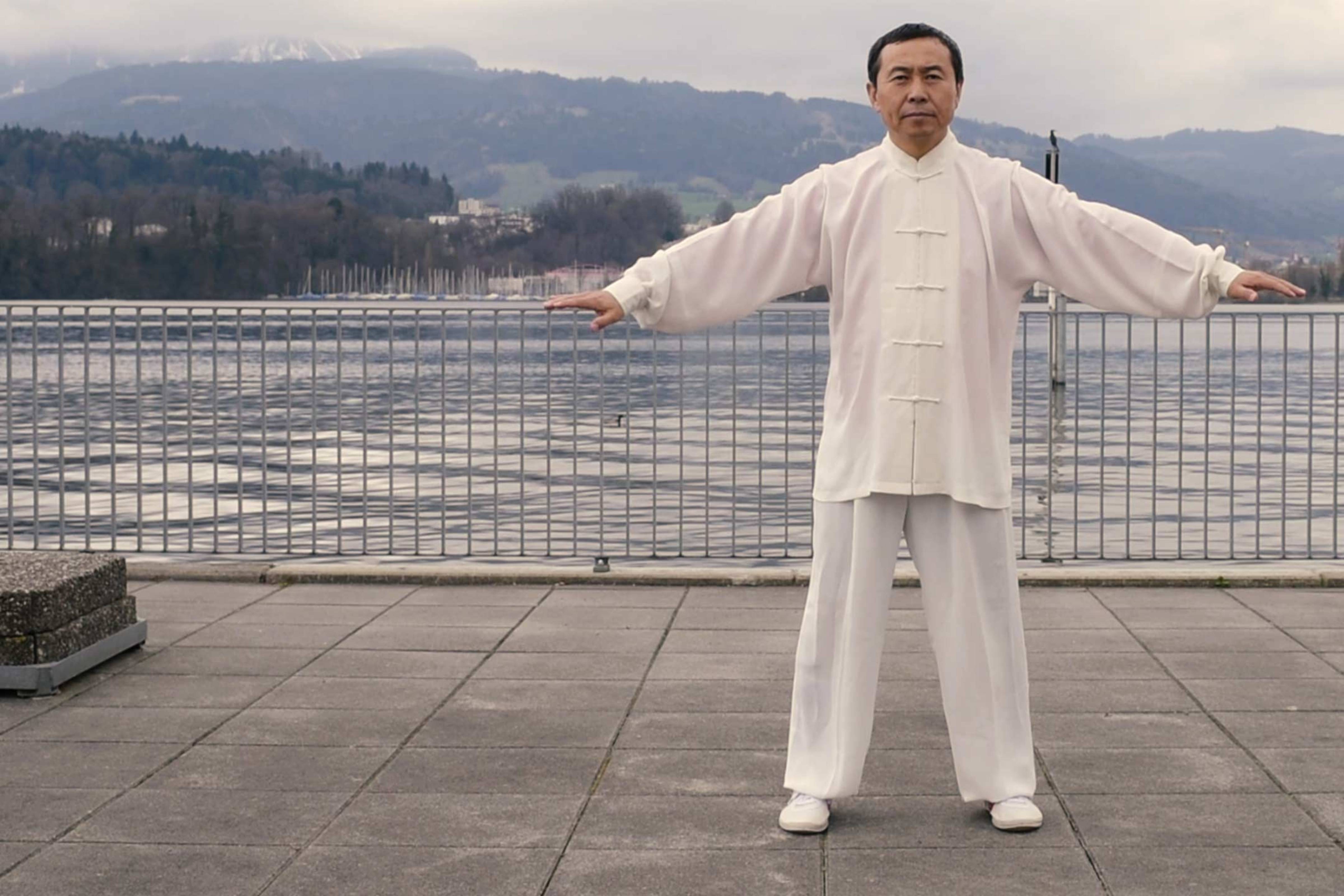 Qigong: 30 Minuten Übungsvideos mit Jumin Chen | Migros iMpuls