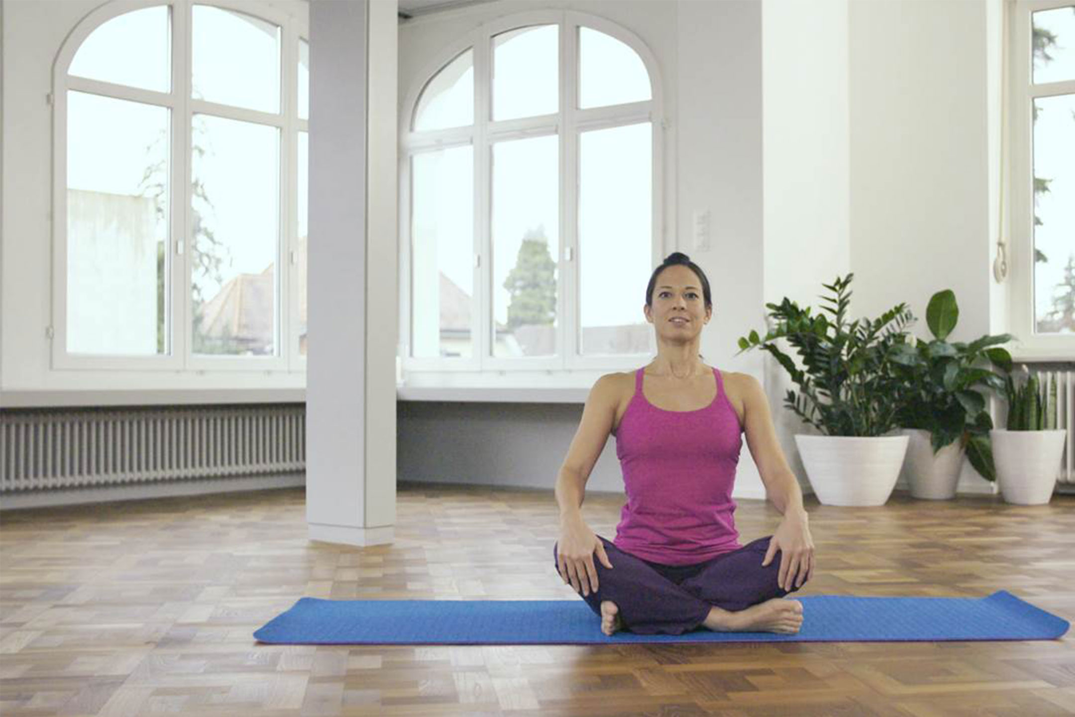 Se relaxer avec Kimi: Prendre la posture du chat | Migros iMpuls